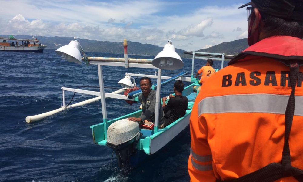 Akibat Cuaca Buruk, 2 Perahu Yang Bermuatan Penumpang Terbalik ...